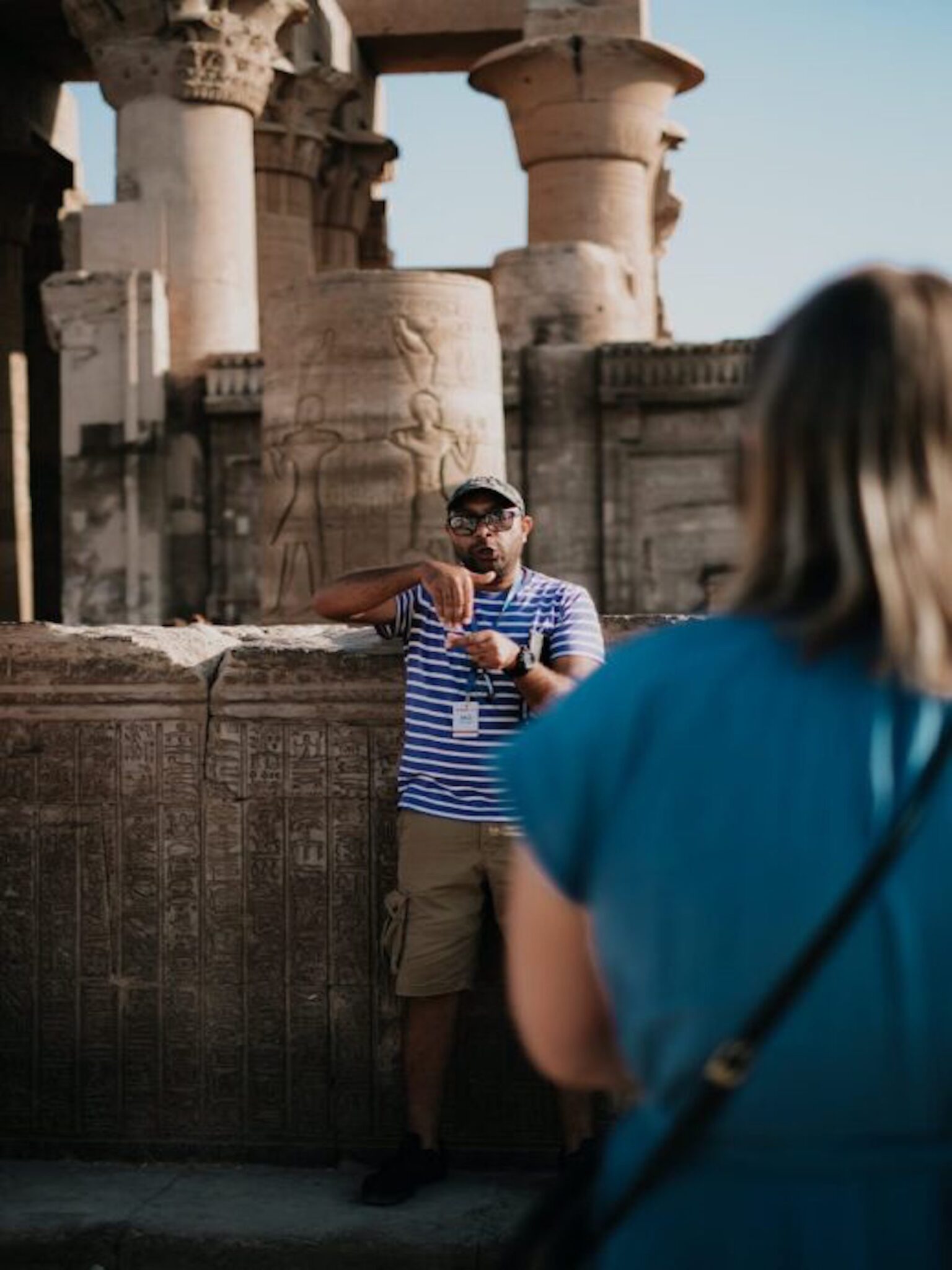 How to Select a Good Tour Guide | Dbs travels